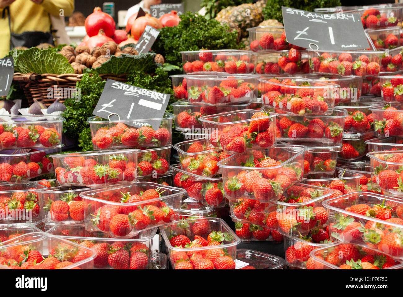 Plastic boxes ripe red hi-res stock photography and images - Alamy