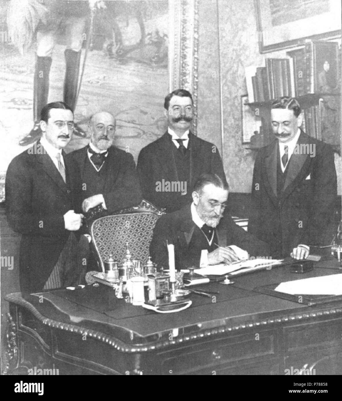 Tratado hi-res stock photography and images - Alamy