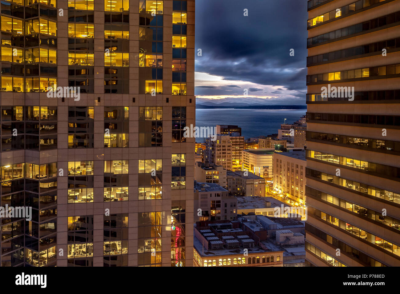 Office windows night hi-res stock photography and images - Alamy
