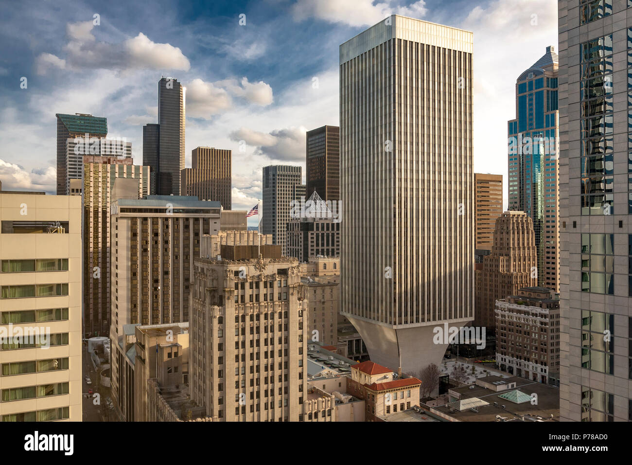 Building upside down hi-res stock photography and images - Alamy