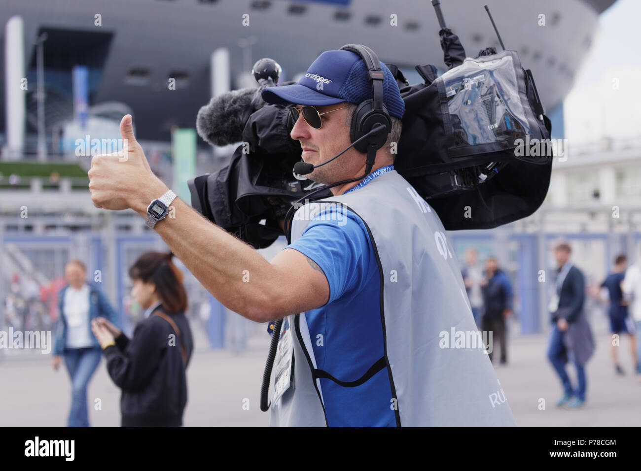 Camera television football cameraman hi-res stock photography and ...