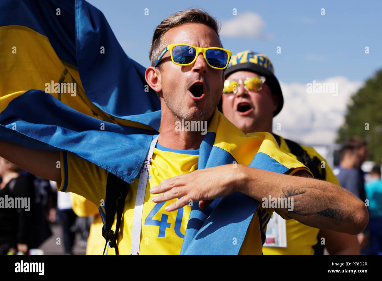 World cup 2018 fans singing hi-res stock photography and images - Alamy