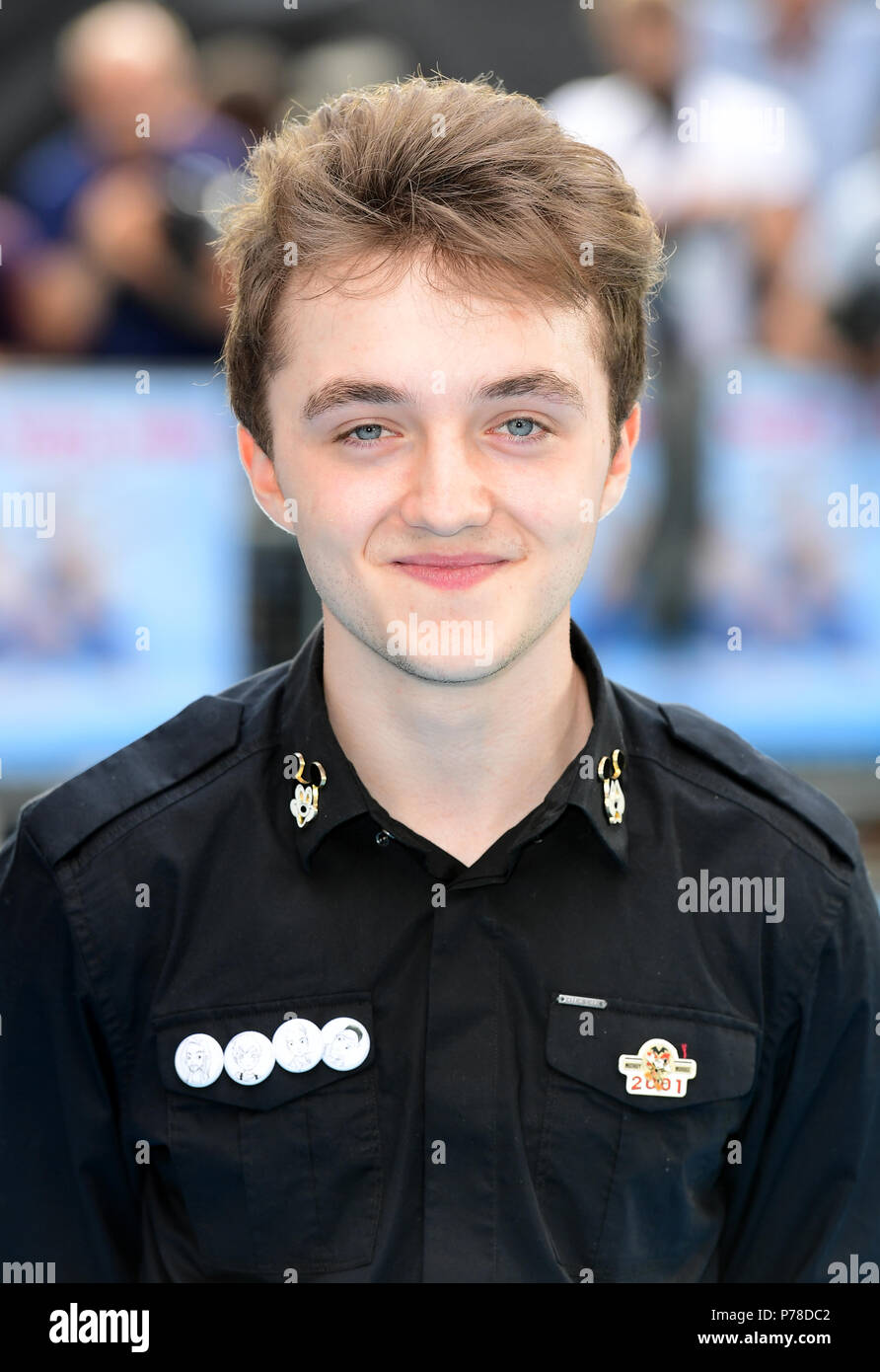 Showbiz spike hi-res stock photography and images - Alamy