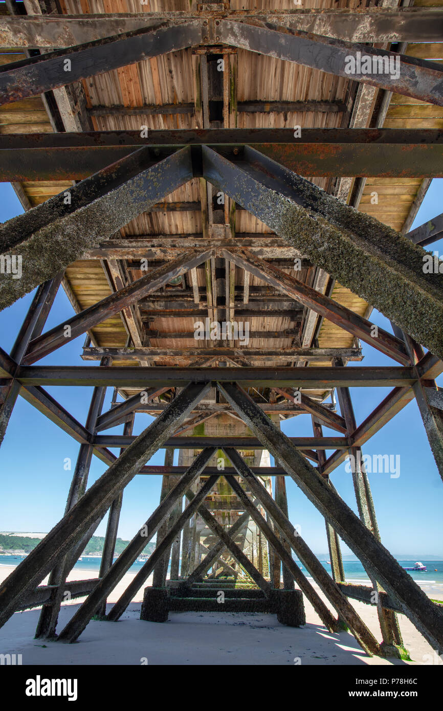 Tenby pier hi-res stock photography and images - Alamy
