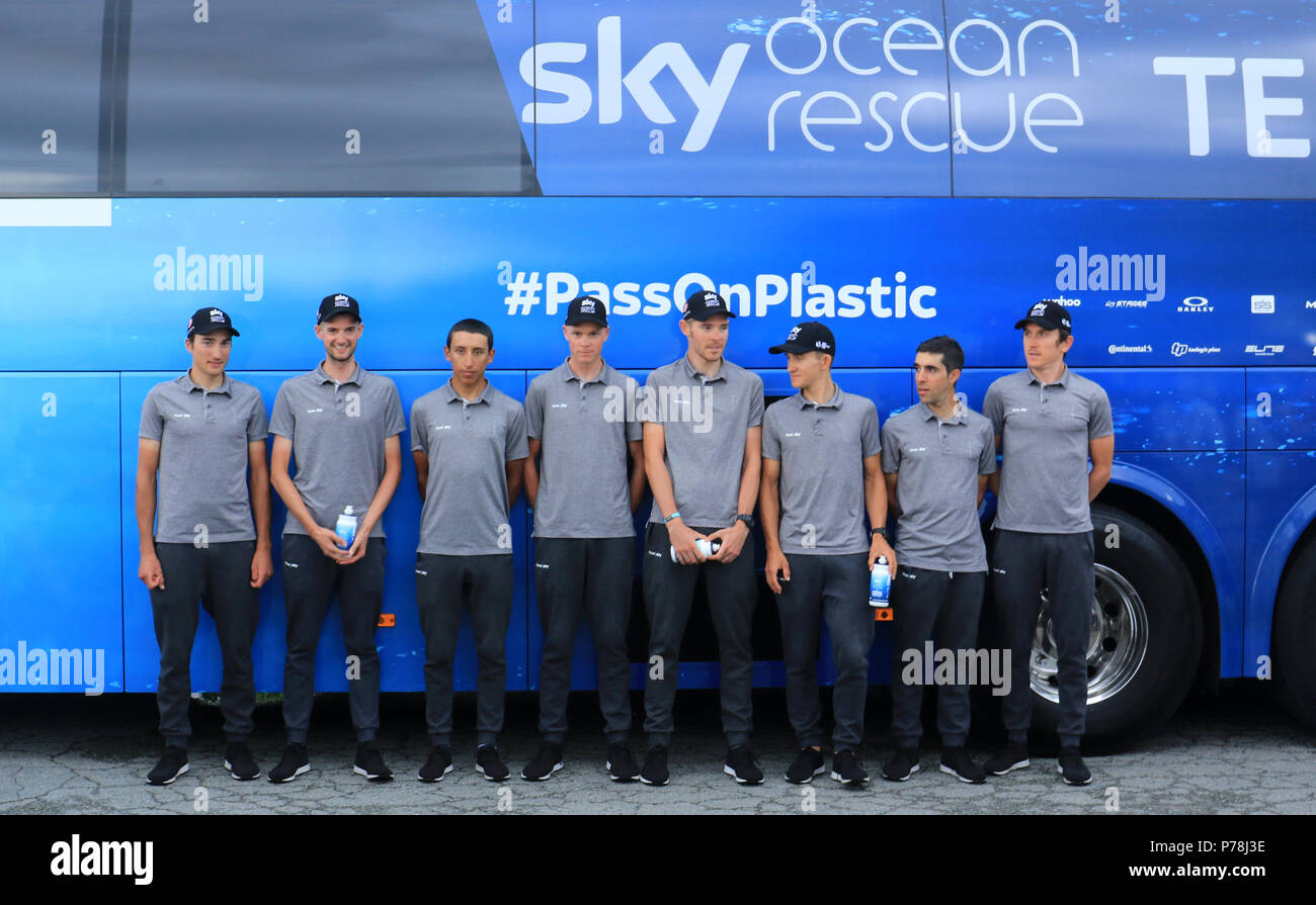 Left to right luke egan hi-res stock photography and images - Alamy