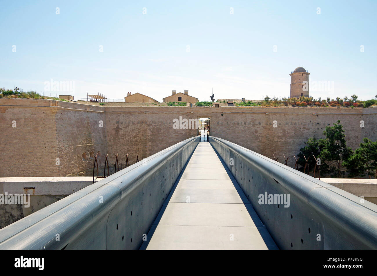 Marseille, Spectacular pedestrian bridge, part of the MuCEM complex ...