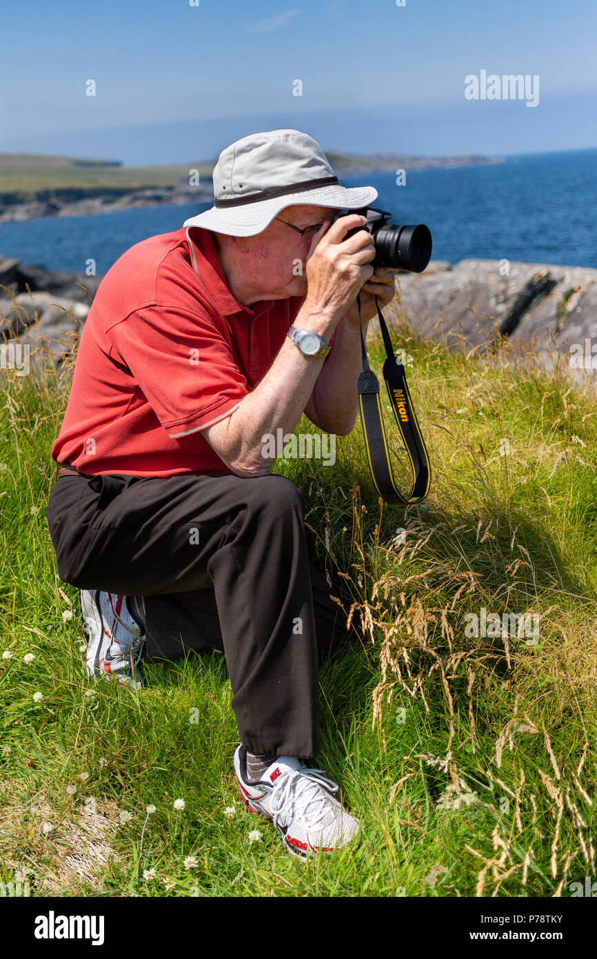 Older man with camera hi-res stock photography and images - Alamy