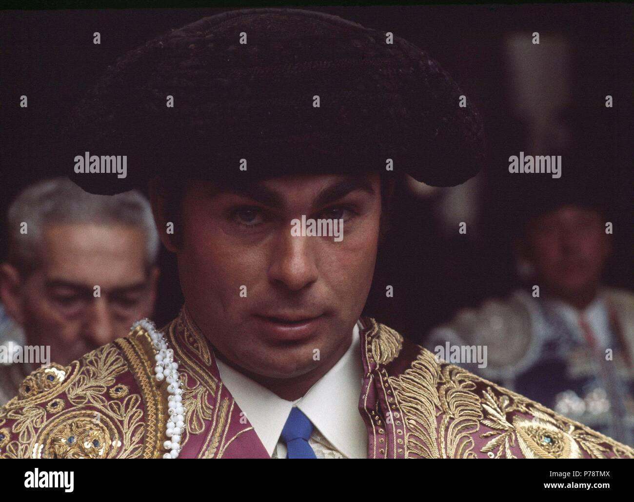 FRANCISCO RIVERA " PAQUIRRI " MATADOR DE TOROS ESPAÑOL. ZAHARA DE LOPS ...