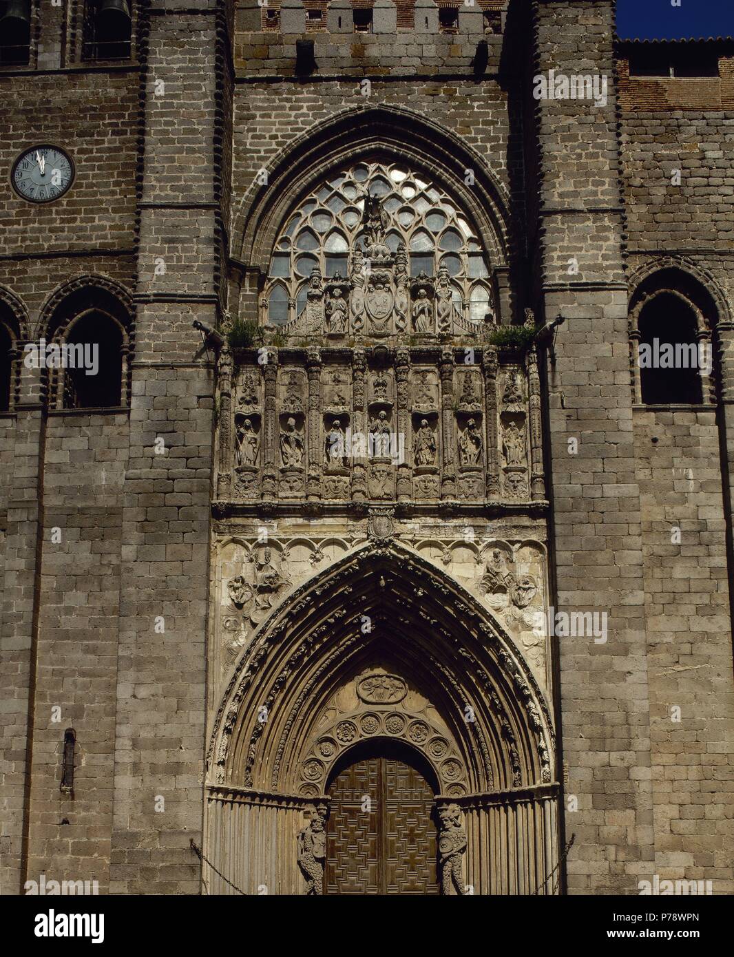 ARTE GOTICO. ESPAÑA. CATEDRAL DEL SALVADOR. Iniciada en el siglo XII en ...