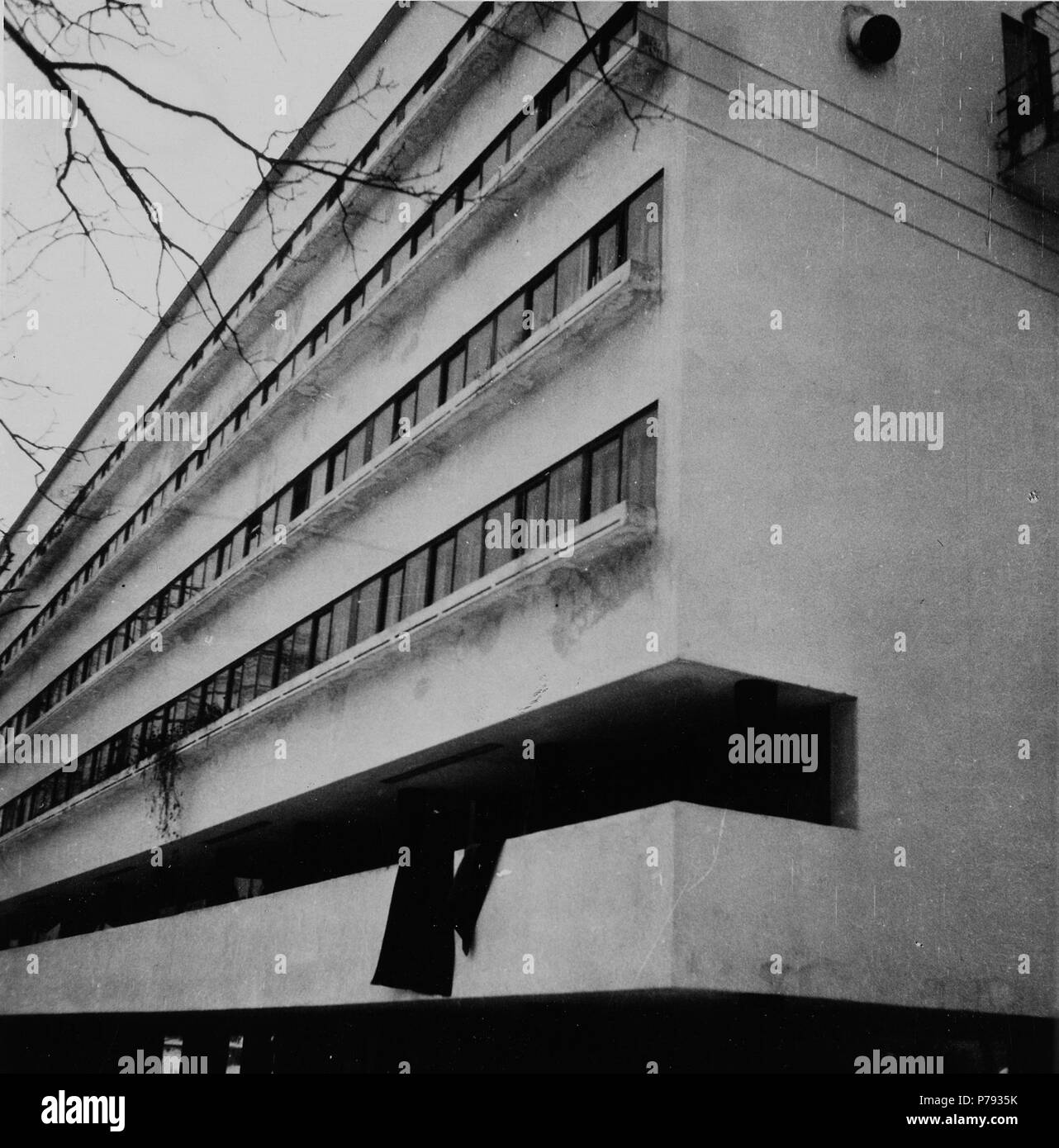 Narkomfin building hi-res stock photography and images - Alamy