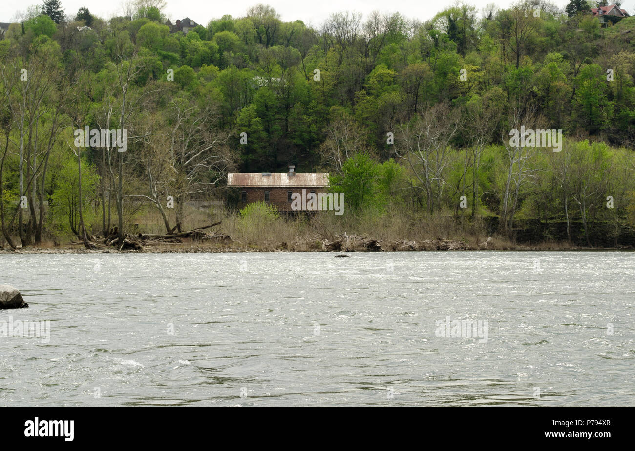 Historical building on riverbank hi-res stock photography and images ...