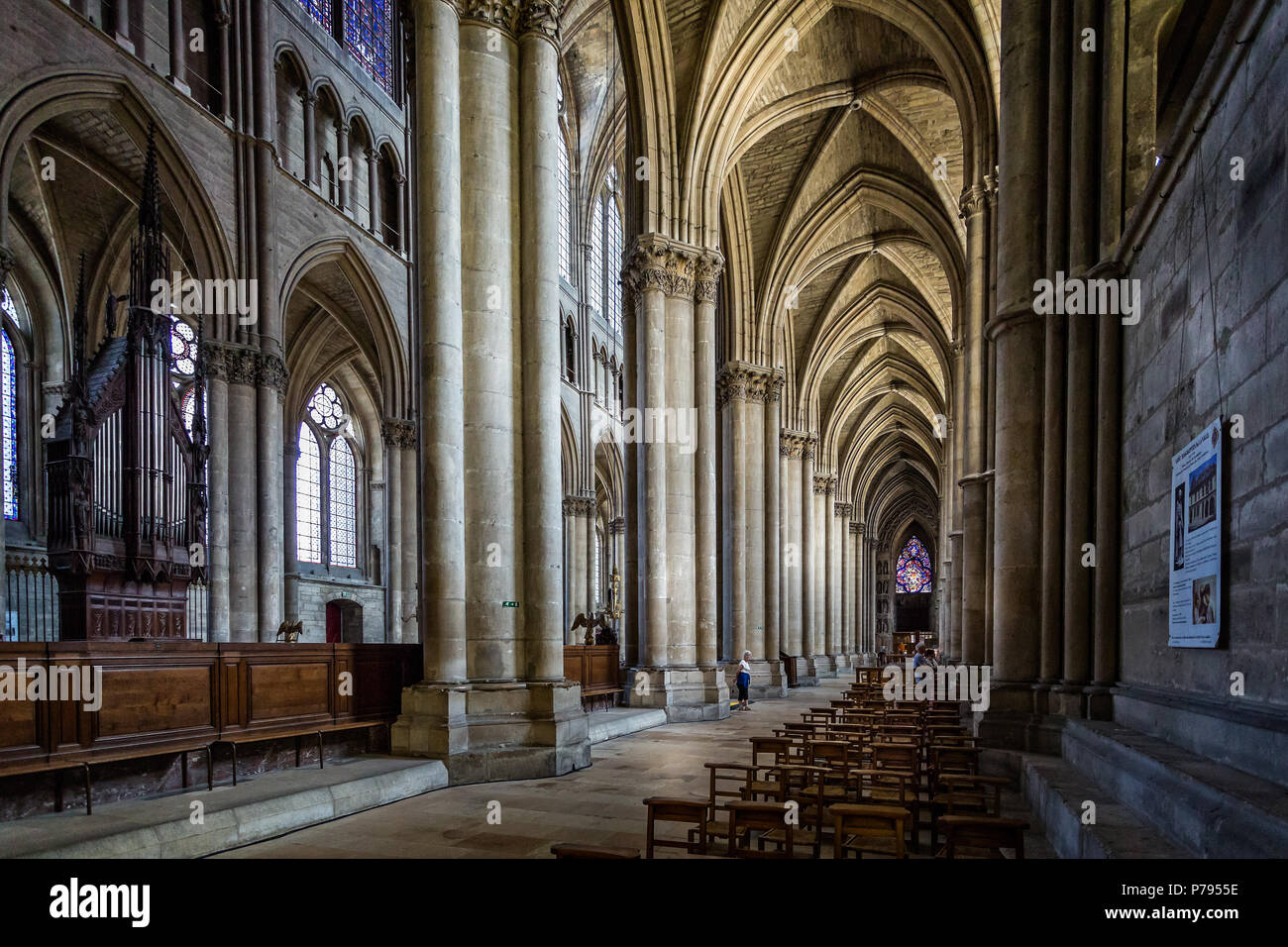 Reims cathedral interior hi-res stock photography and images - Alamy