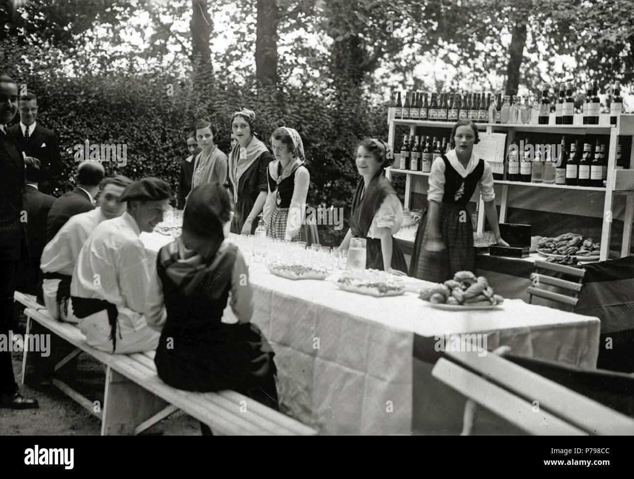 Español: Título original: Escenas de la fiesta de la Beneficencia en la ...