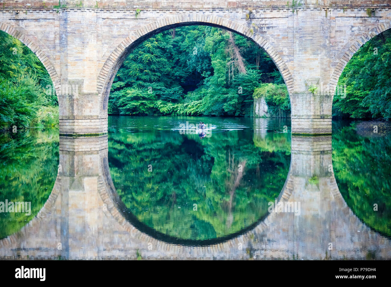 Two man scull under Prebends bridge on the River Wear in Durham City ...
