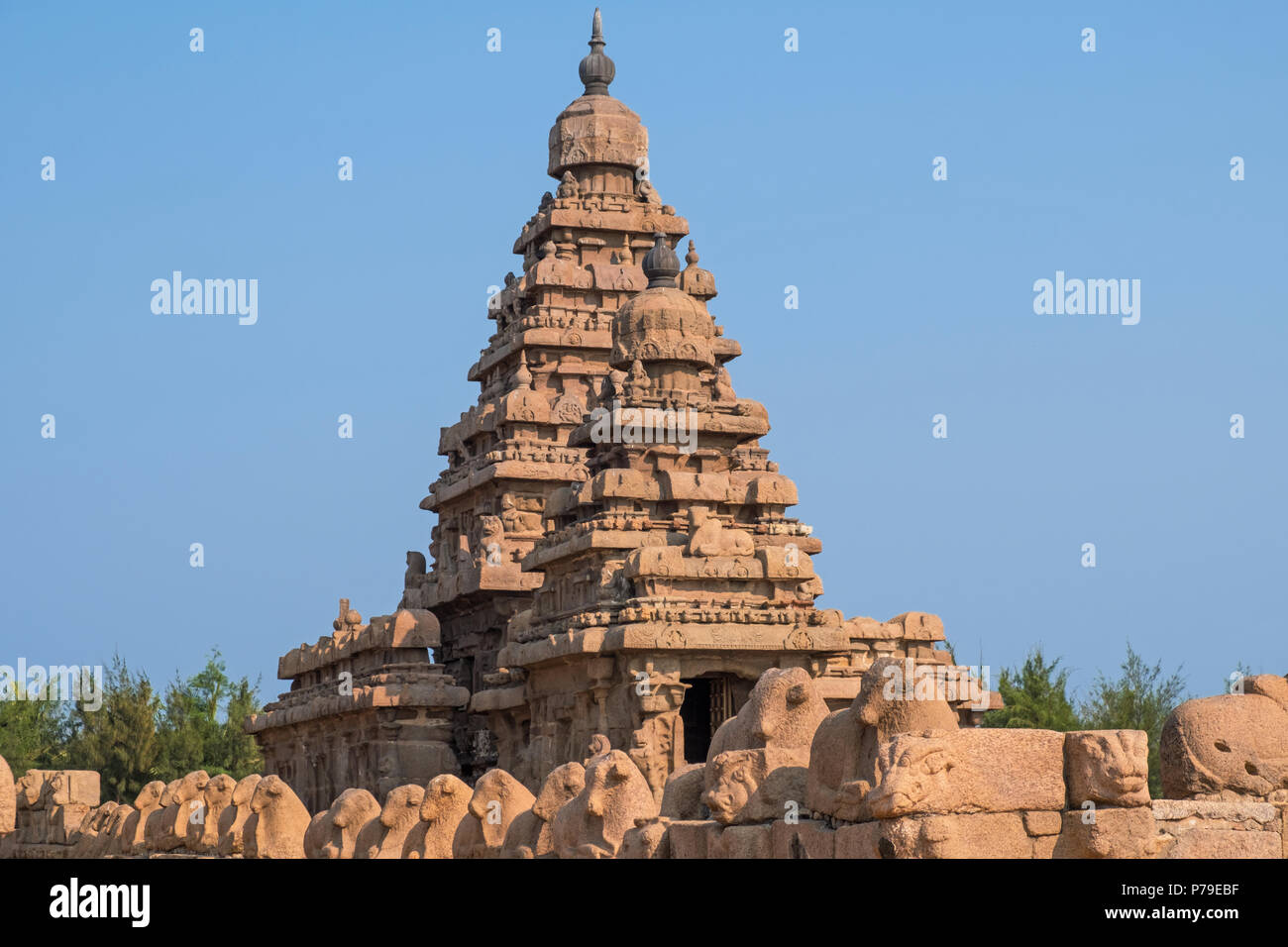 The Shore Temple at Mamalapuram on the Coromandel coast of Tamil Nadu ...