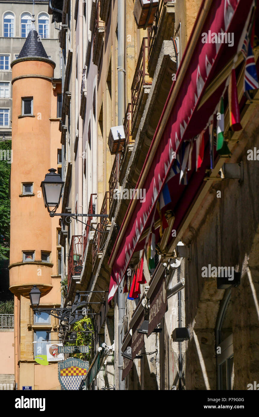 Fleming's Irish Pub, SaintJean district, Lyon, France Stock Photo - Alamy