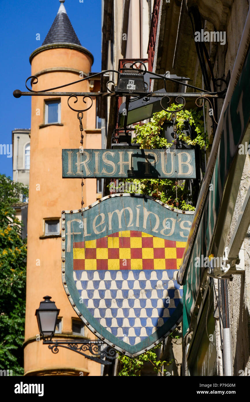 Fleming's Irish Pub, SaintJean district, Lyon, France Stock Photo - Alamy