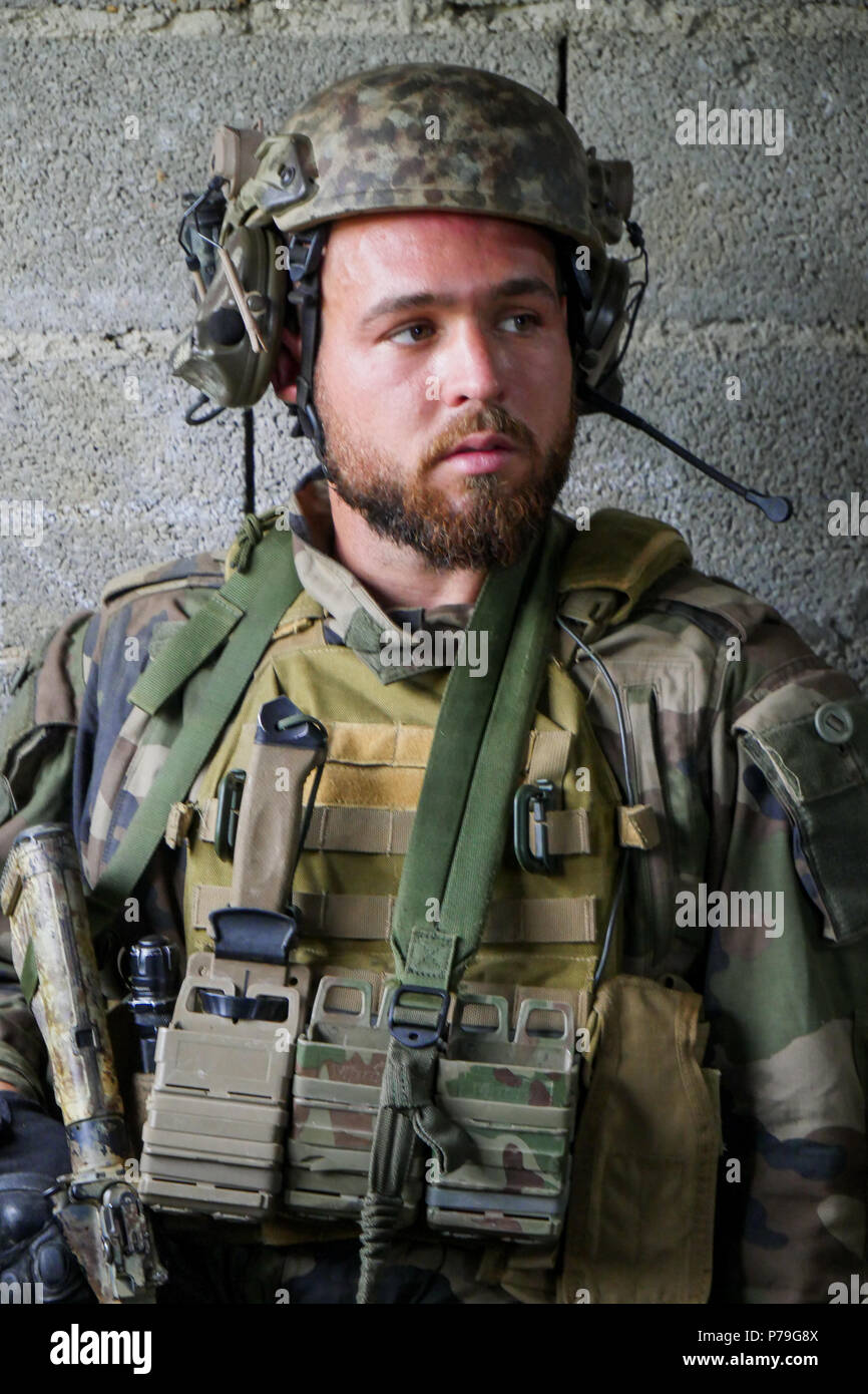 Members from miliatry ski Team attend commando training at Chambaran ...