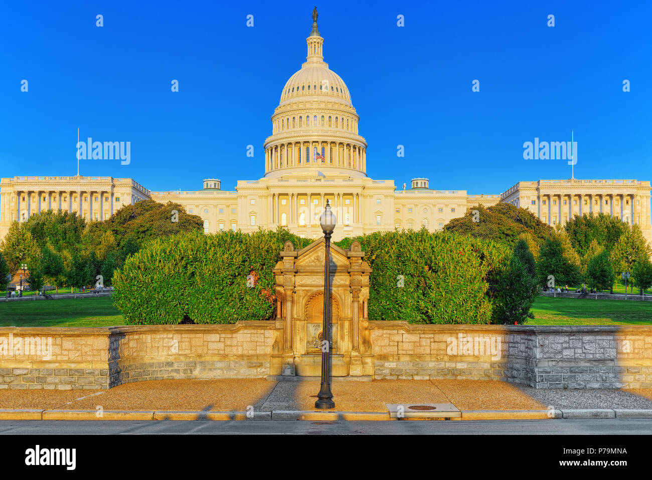 Front grassplot hi-res stock photography and images - Alamy