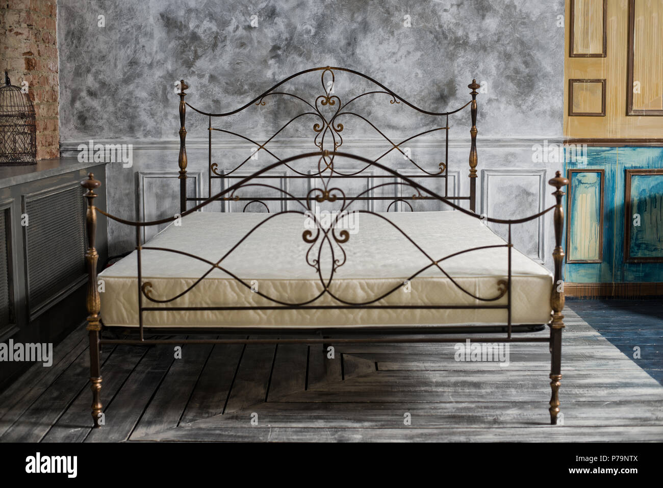 Horizontal bed hi-res stock photography and images - Alamy
