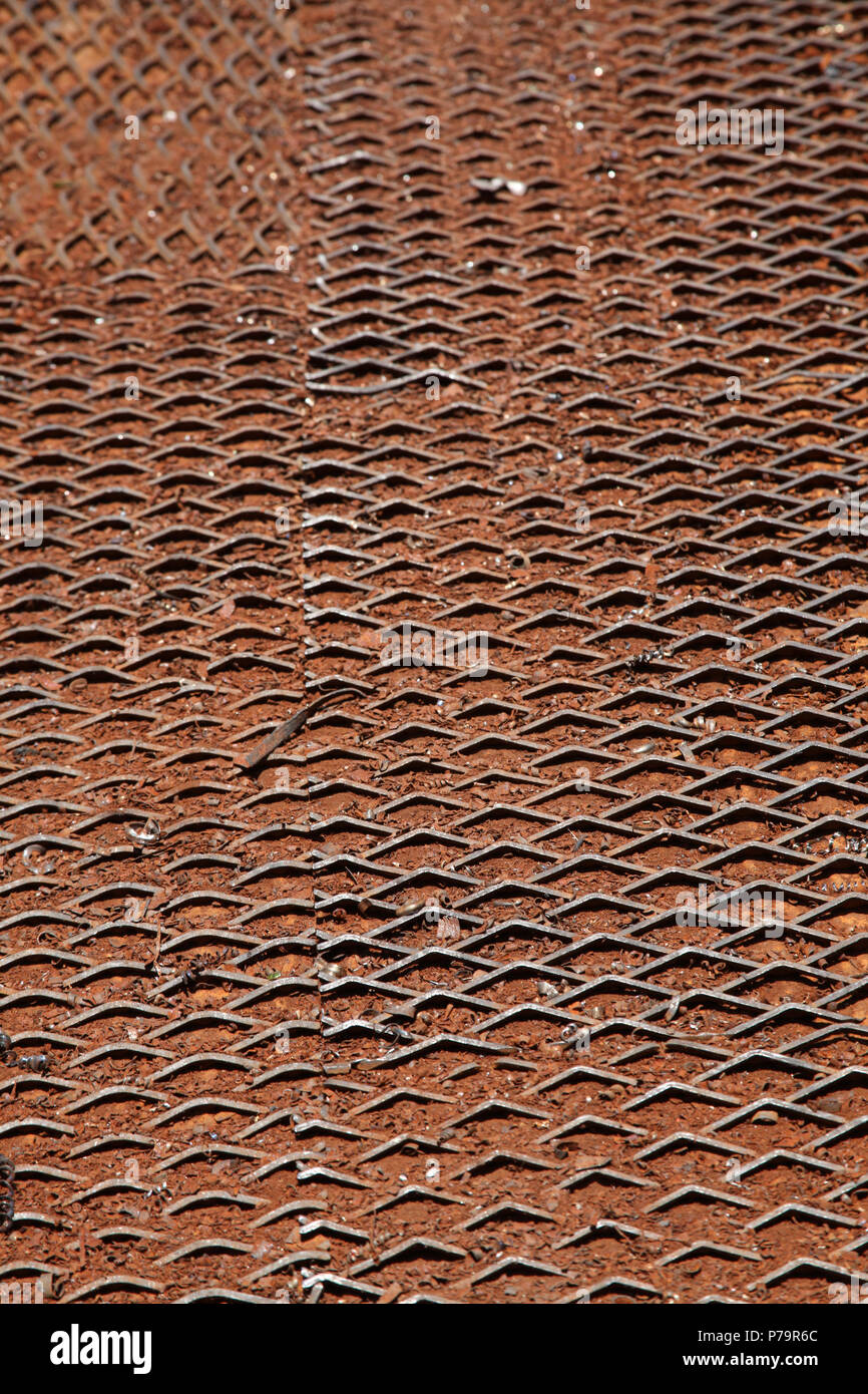 Rusty chicken wire hi-res stock photography and images - Alamy