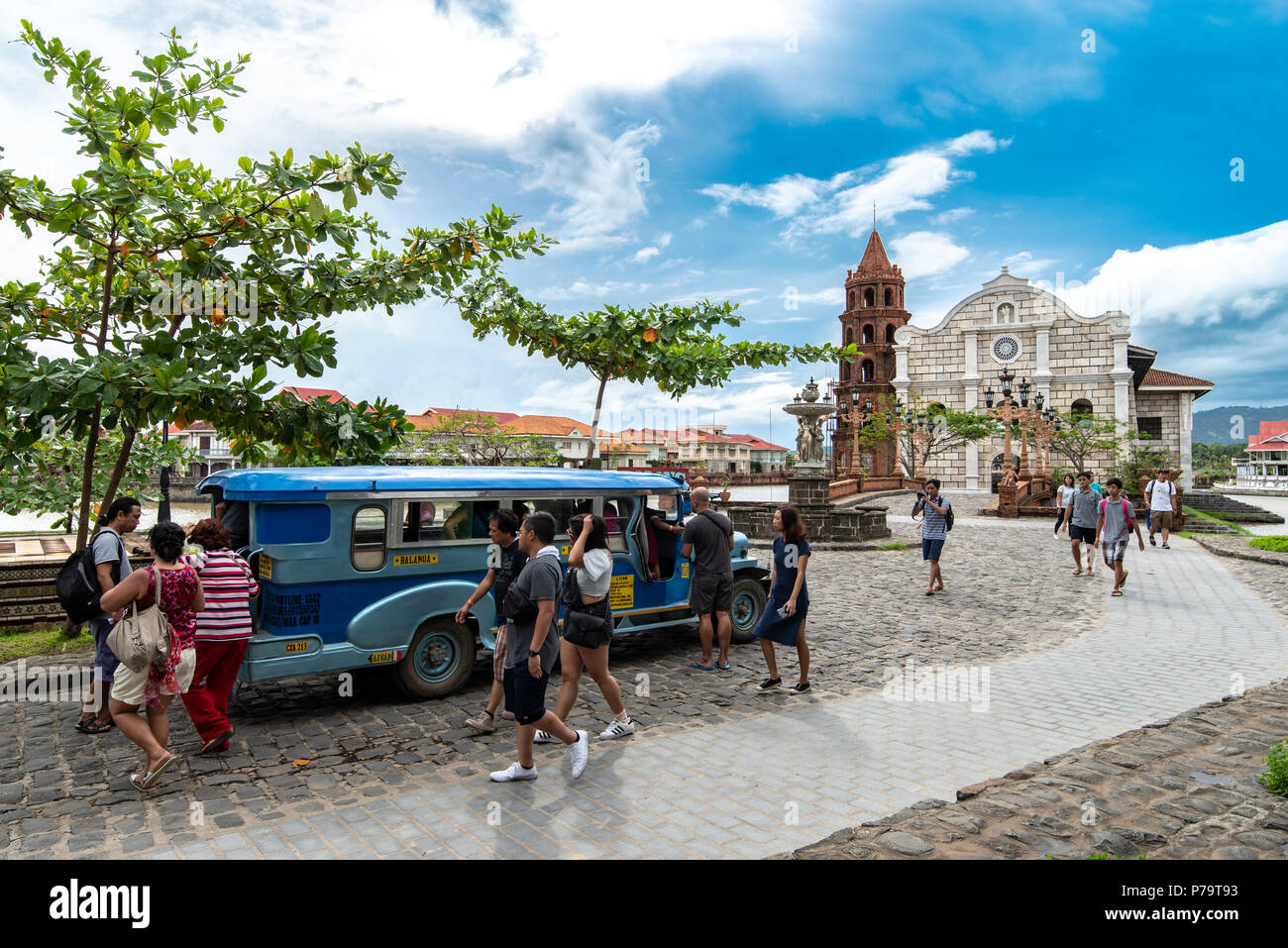 Jeepney filipinas hi-res stock photography and images - Alamy