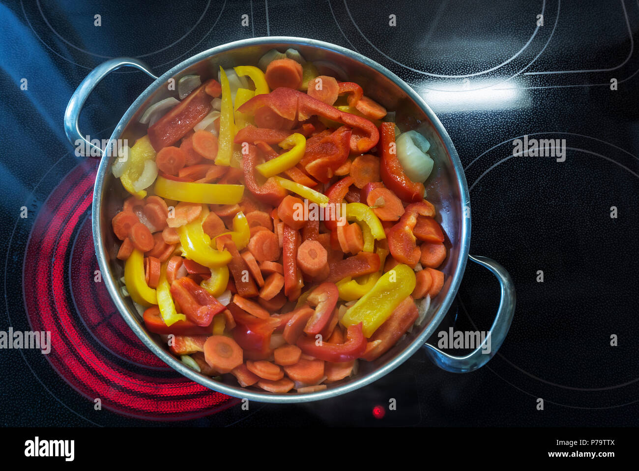 Cooktop hi-res stock photography and images - Alamy
