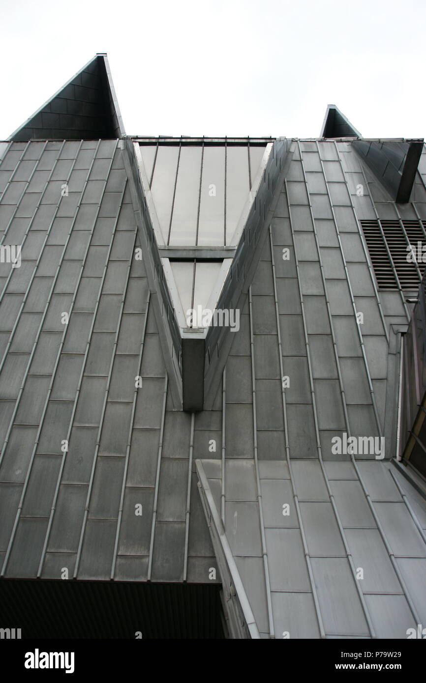 Brutalist architecture skyline hi-res stock photography and images - Alamy