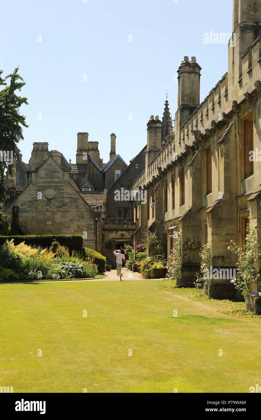 Oxford university magdalene college hi-res stock photography and images ...