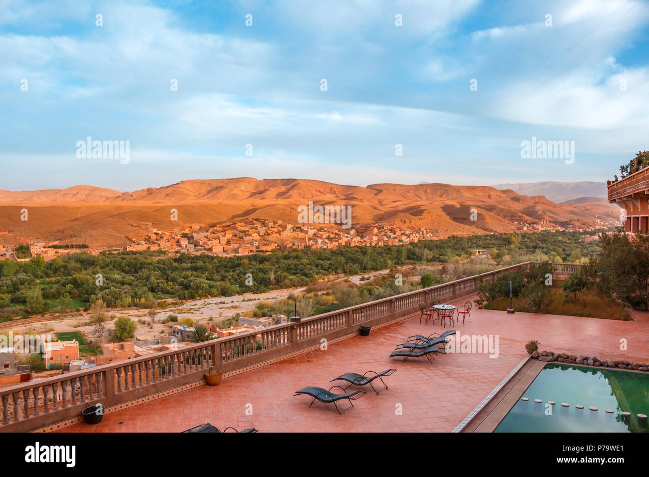 Desert hotel hi-res stock photography and images - Alamy