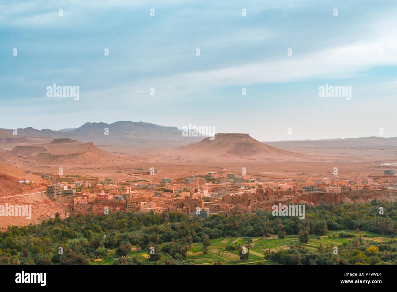Moroccan desert hi-res stock photography and images - Alamy