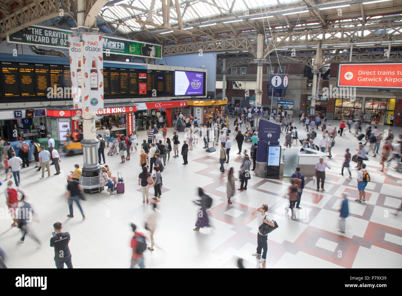 Victoria station concourse hi-res stock photography and images - Alamy
