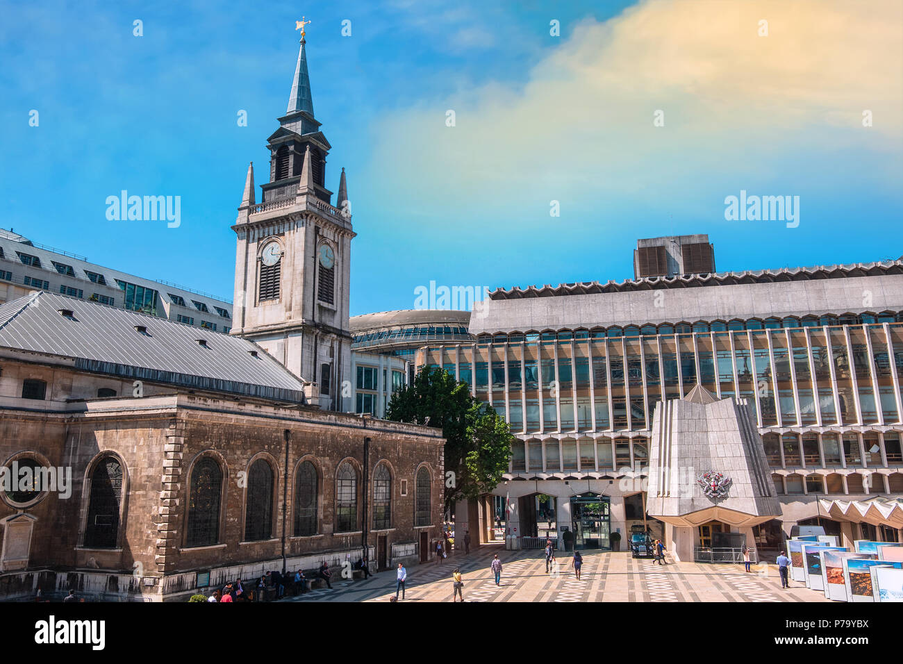 London roman amphitheatre hi-res stock photography and images - Alamy