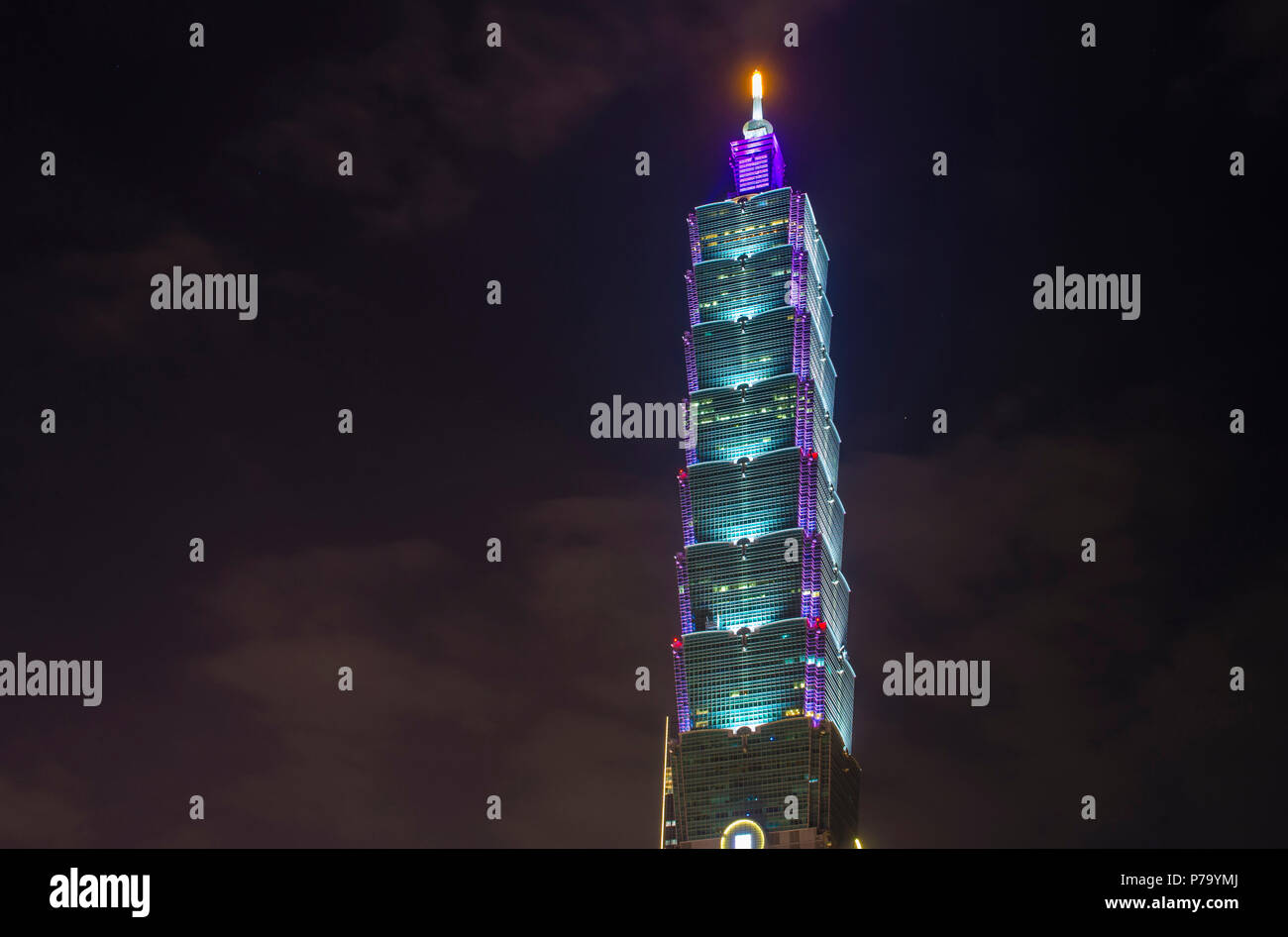 The Taipei 101 building at night Stock Photo - Alamy