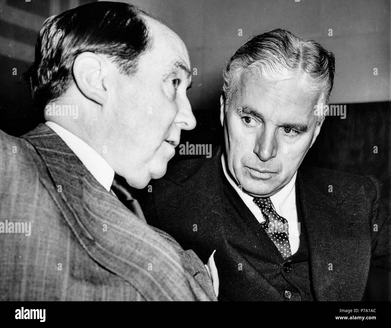 charlie chaplin in court with his lawyer, 1944 Stock Photo - Alamy