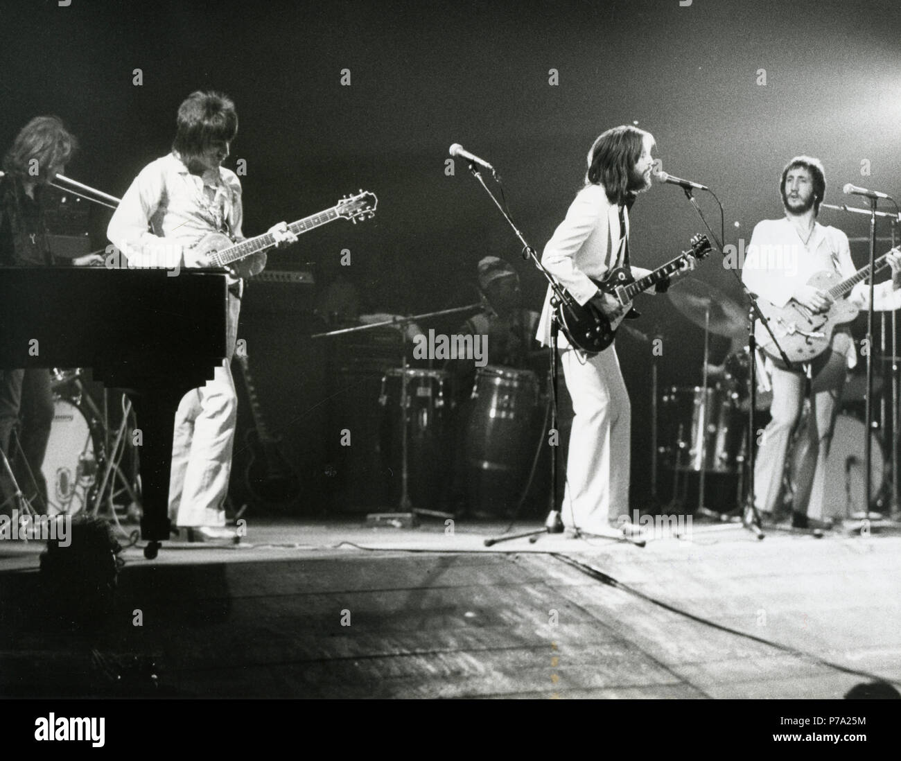 eric clapton, ron wood, pete townshend, rainbow theatre, finsbury park ...