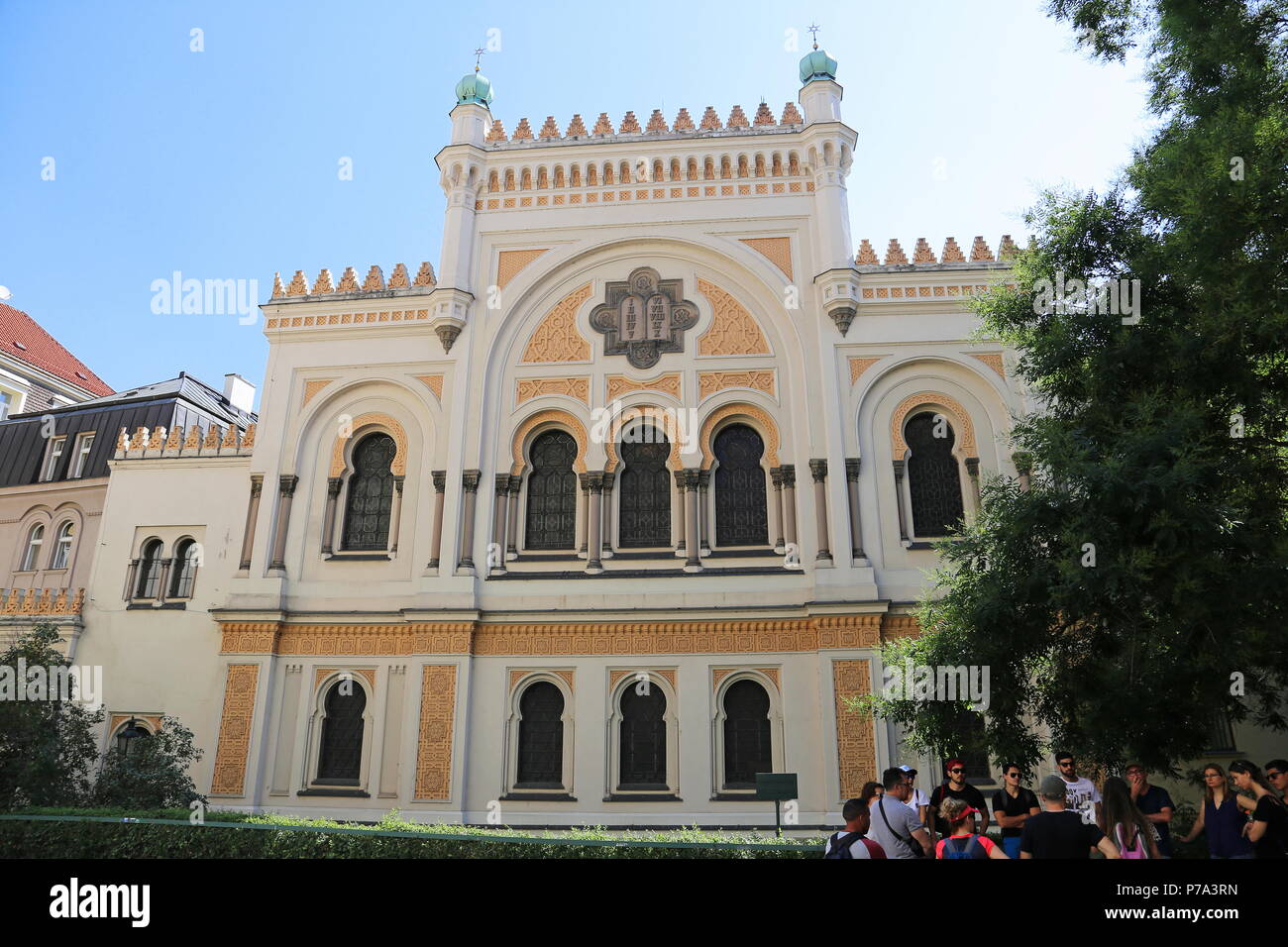 Spanish synagogue josefov prague hi-res stock photography and images ...