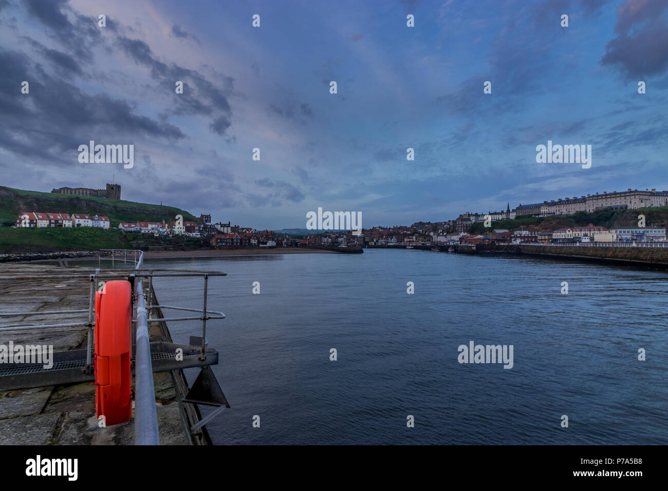 Whitby sunrise hi-res stock photography and images - Alamy