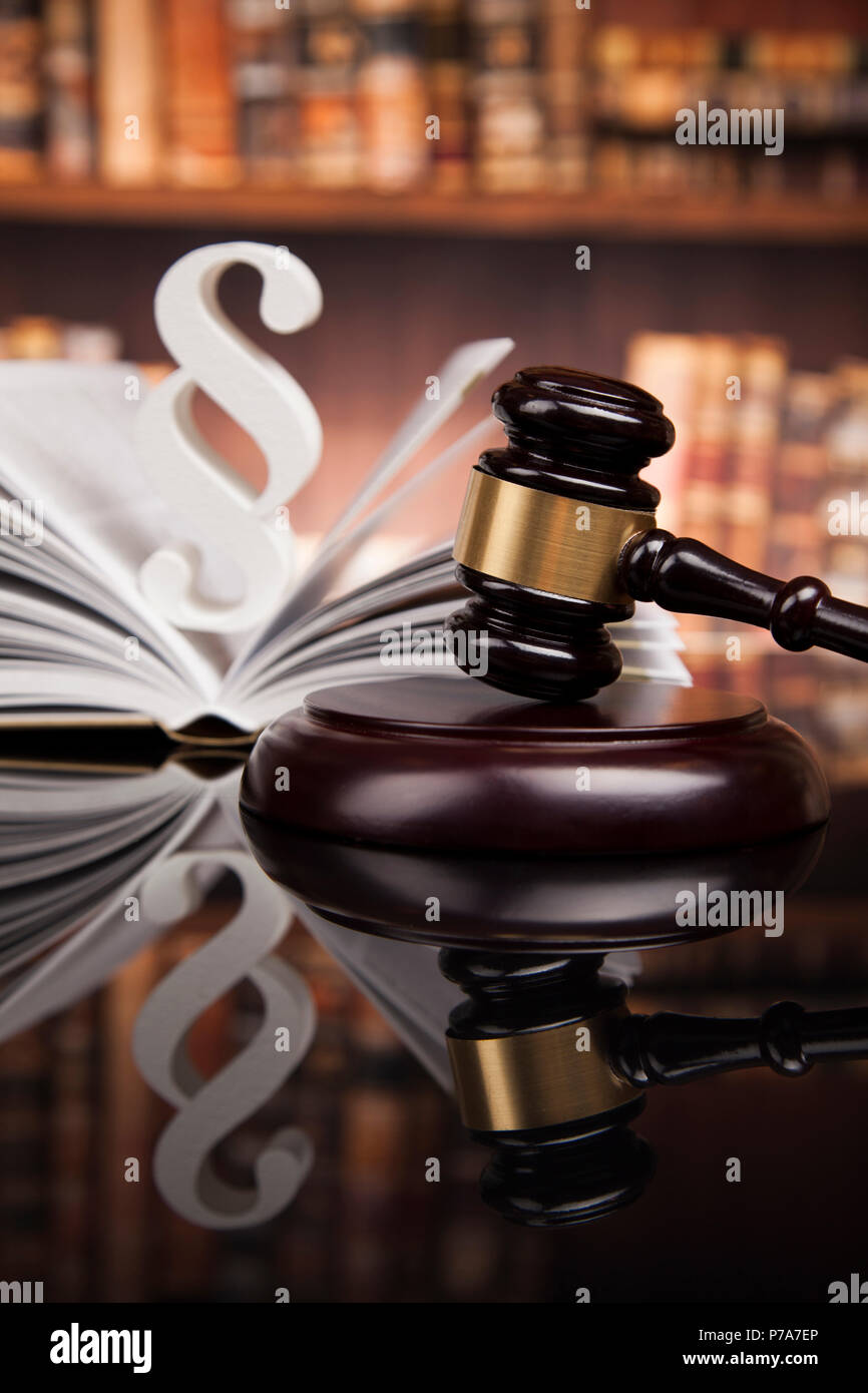 law theme, mallet of the judge, justice scale, books, wooden desk Stock Photo - Alamy
