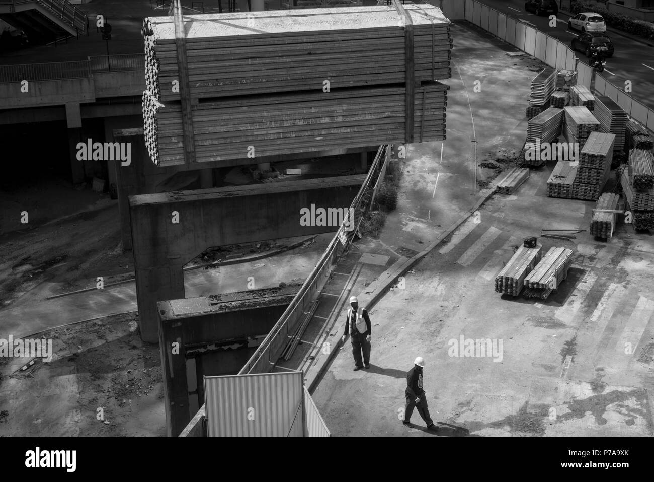 Construction site lifting Black and White Stock Photos & Images - Alamy