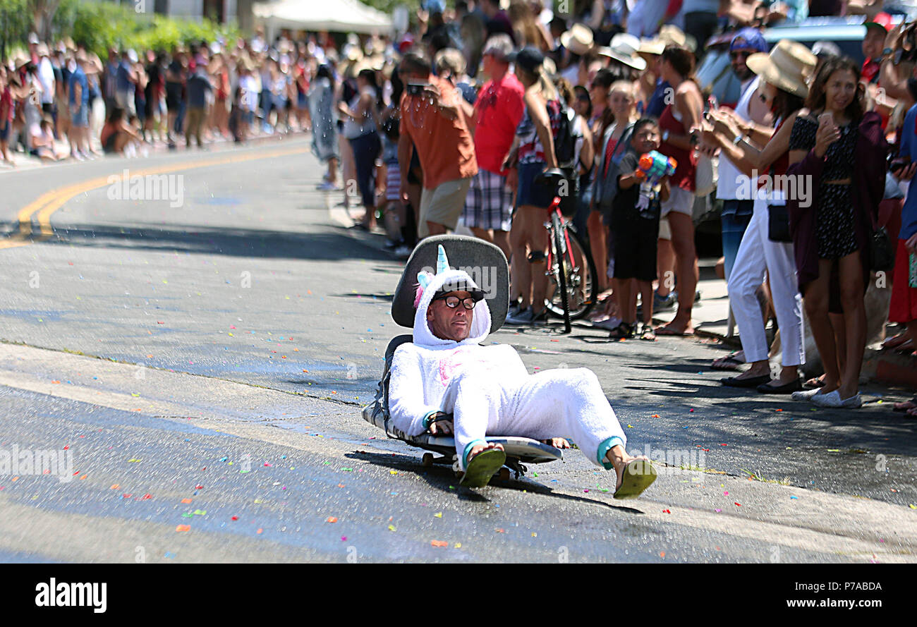 San Clemente, California, USA. 4th July, 2018. San Clemente resident's ...