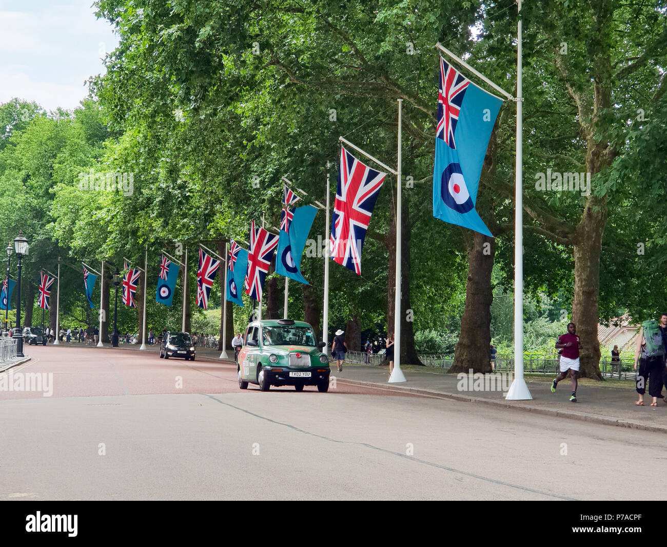 Uinon jack flags hi-res stock photography and images - Alamy