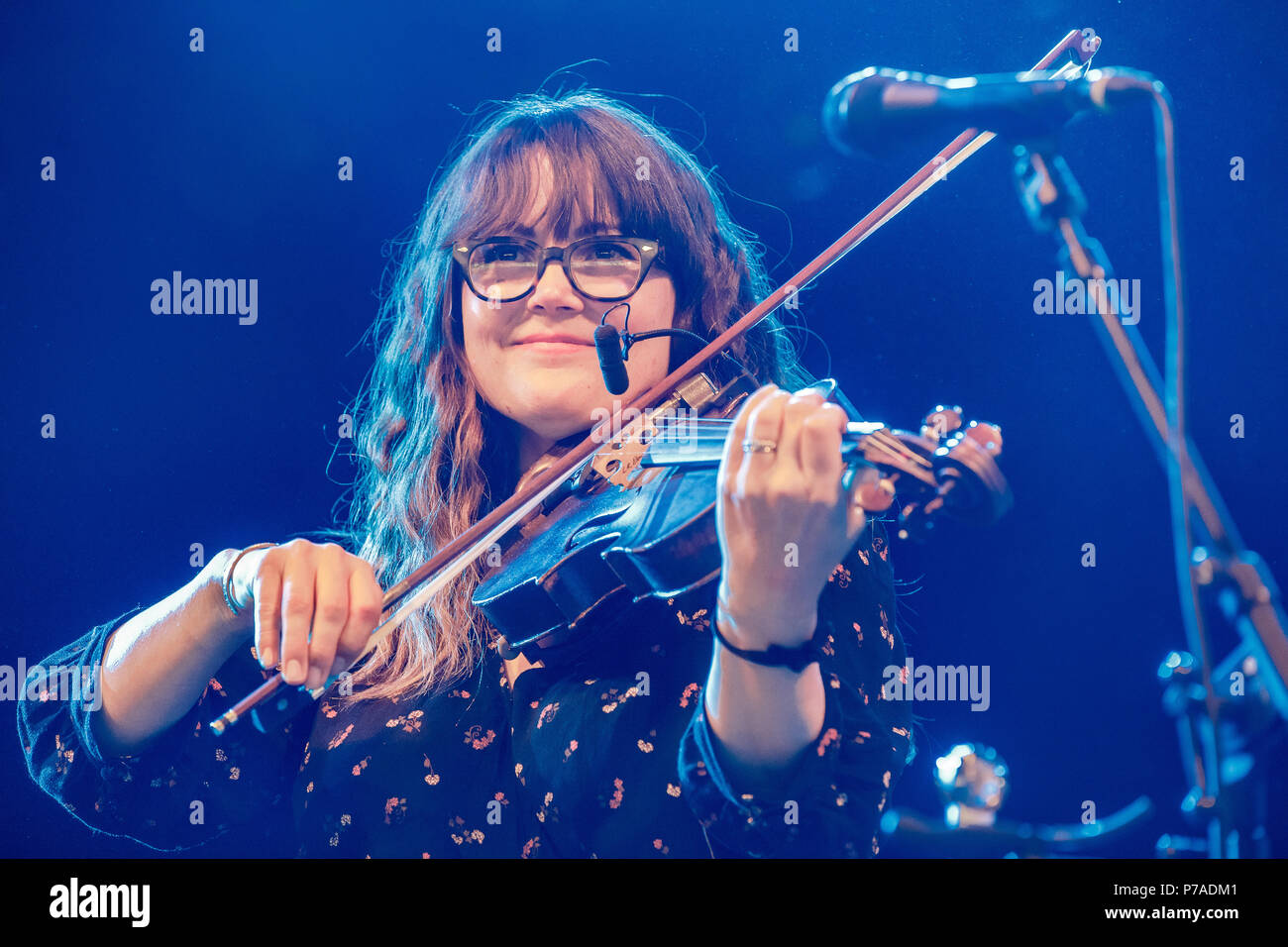 Sara watkins hi-res stock photography and images - Alamy
