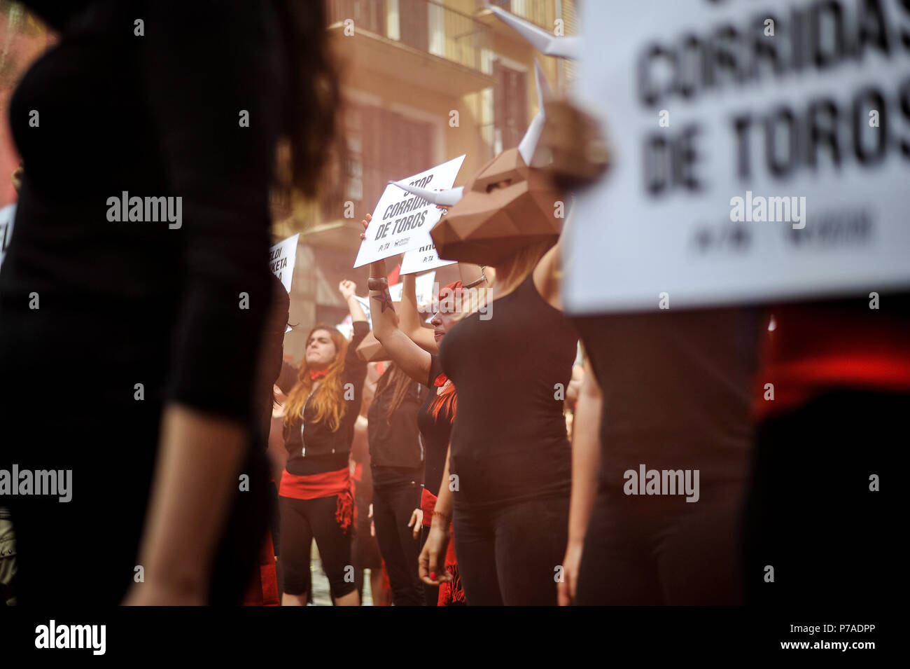 Pamplona, Spain. 5th July, 2018. Activists from PETA and AnimaNaturalis ...