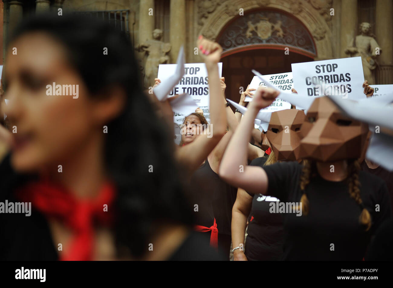 Pamplona, Spain. 5th July, 2018. Activists from PETA and AnimaNaturalis ...