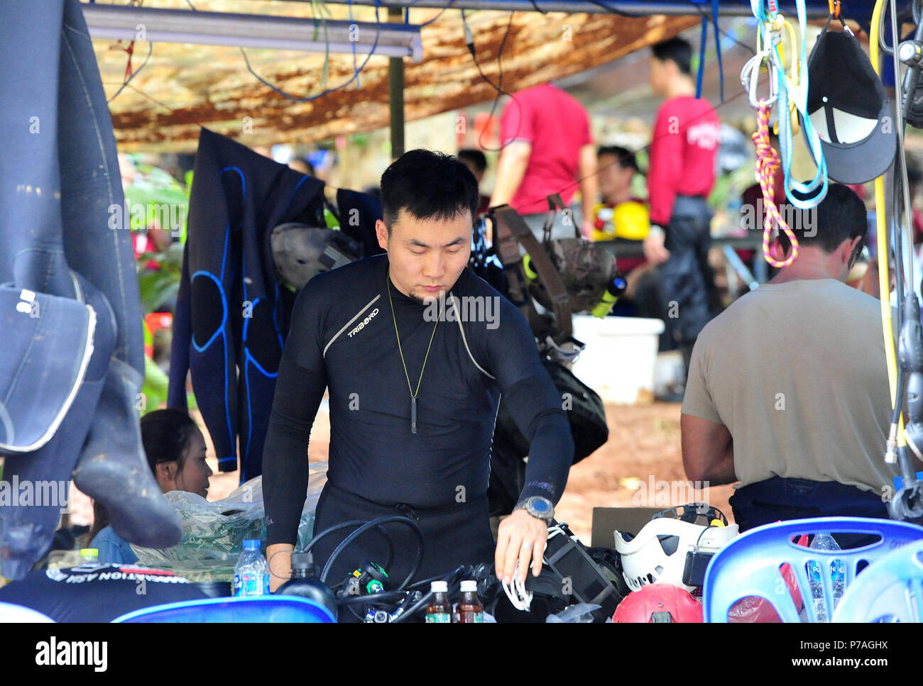 Thailand cave rescue soccer team hi-res stock photography and images ...