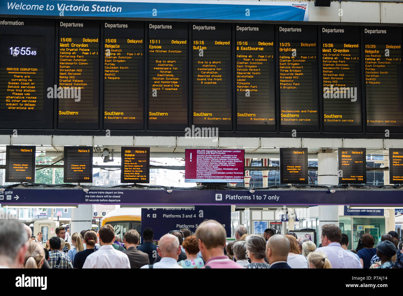 Thameslink train south east hi-res stock photography and images - Alamy