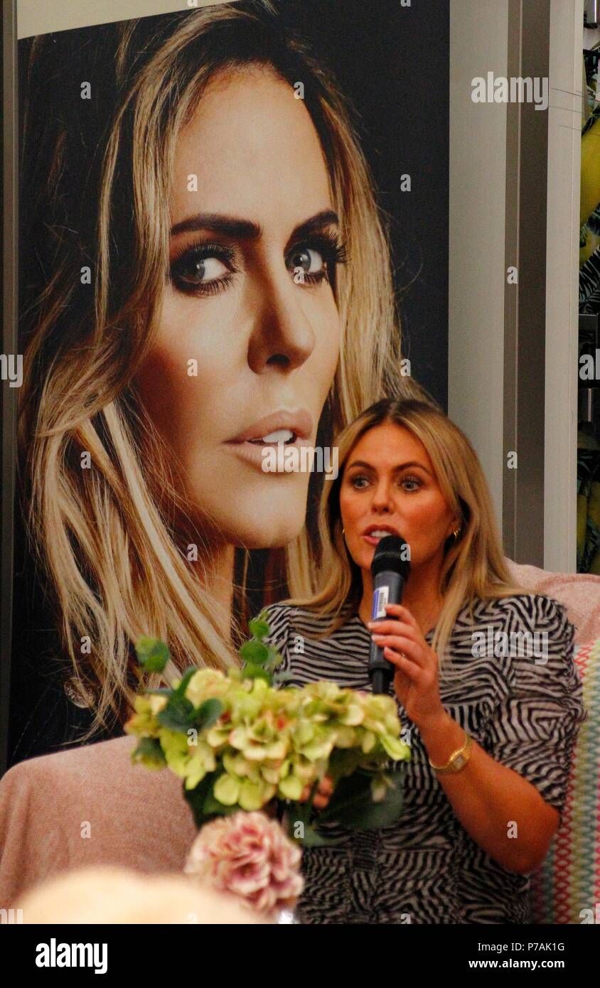 Actress and model patsy kensit hi-res stock photography and images - Alamy