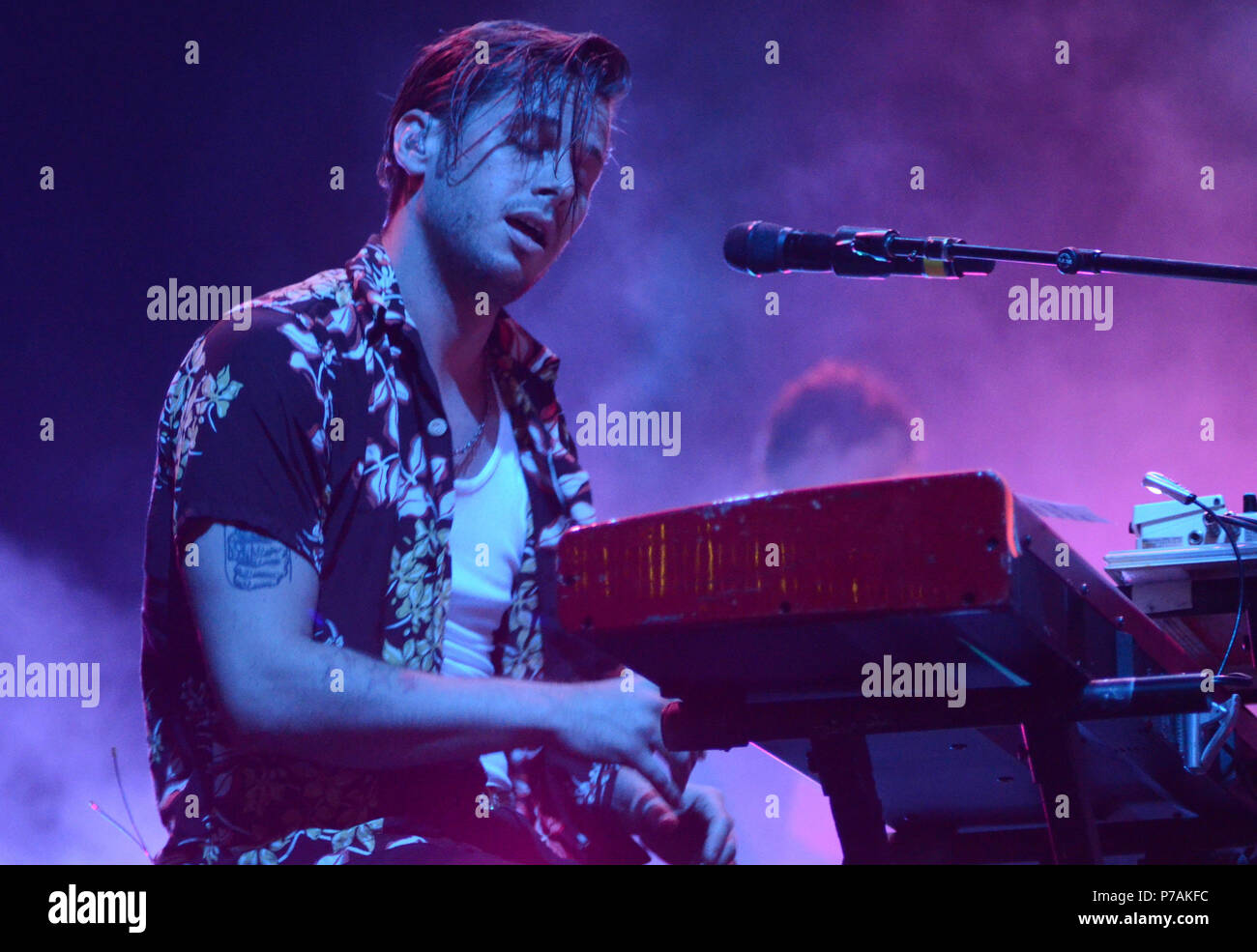 Mark foster singer hi-res stock photography and images - Alamy