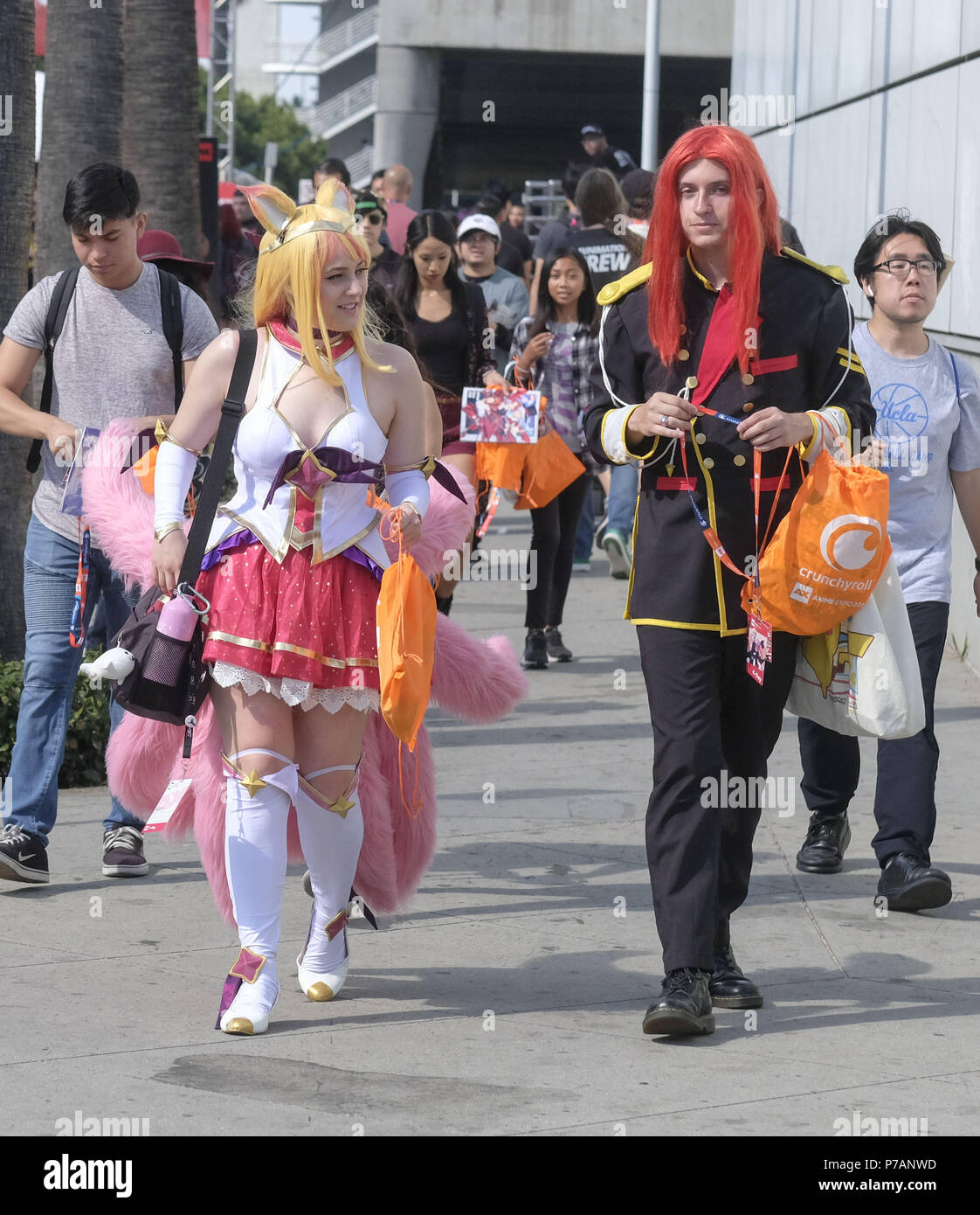 Los Angeles, California, USA. 5th July, 2018. Anime fans wait long line ...